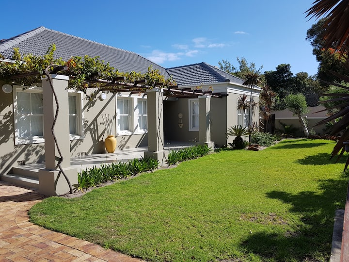 Eastcliff Holiday Haven Close To Hermanus Central - Hermanus