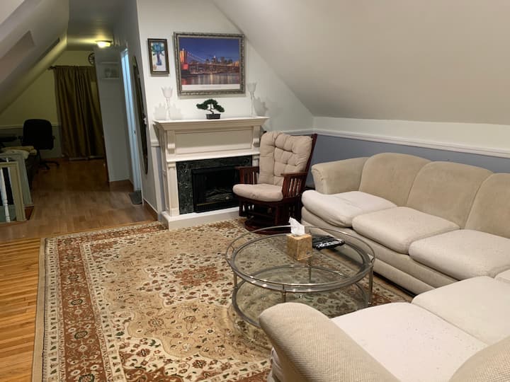 1 Bedroom Apartment Near Staten Island Ferry - Staten Island, NY