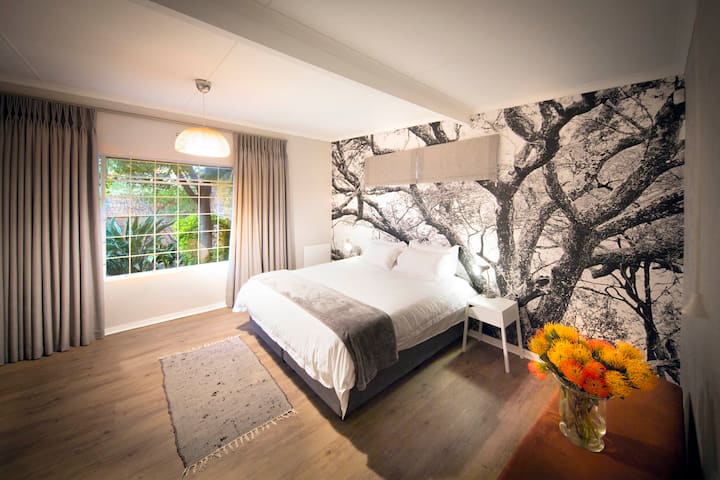Wildlife Photographer's Spacious House In Linden - Johannesburg
