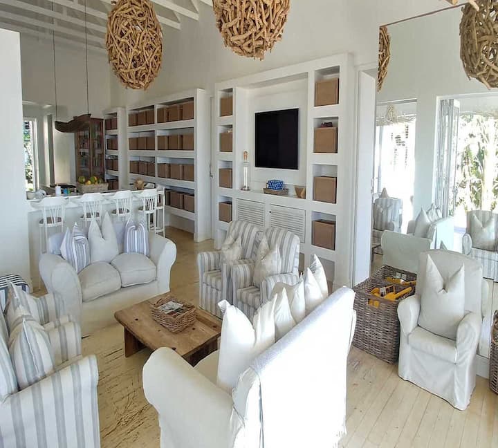 The White House, 65 Nkwazi Drive, Zinkwazi Beach - Tugela Mouth