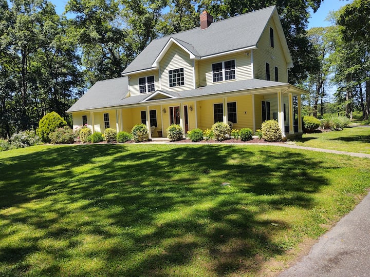 Private Roomy Pet Friendly Sleeps 14 With Pool. - Cape May, NJ