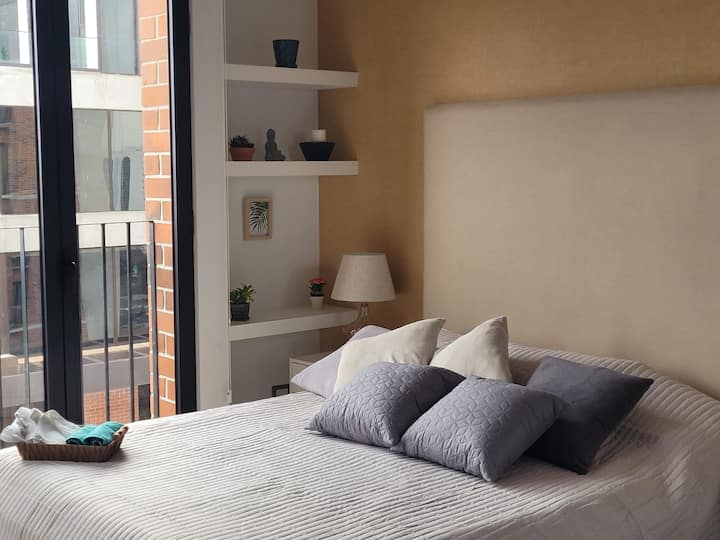 Acogedor Y Céntrico Apartamento En Zona 10 - Guatemala