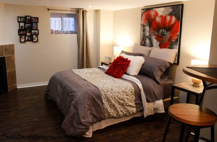 Cozy Newly Renovated Studio Basement Suite - 孟買