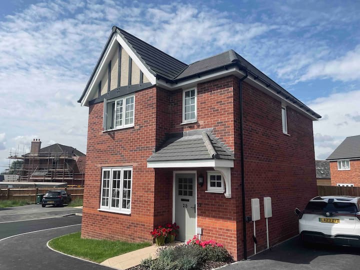 New-build House, 5 Mins From Town! - Hereford