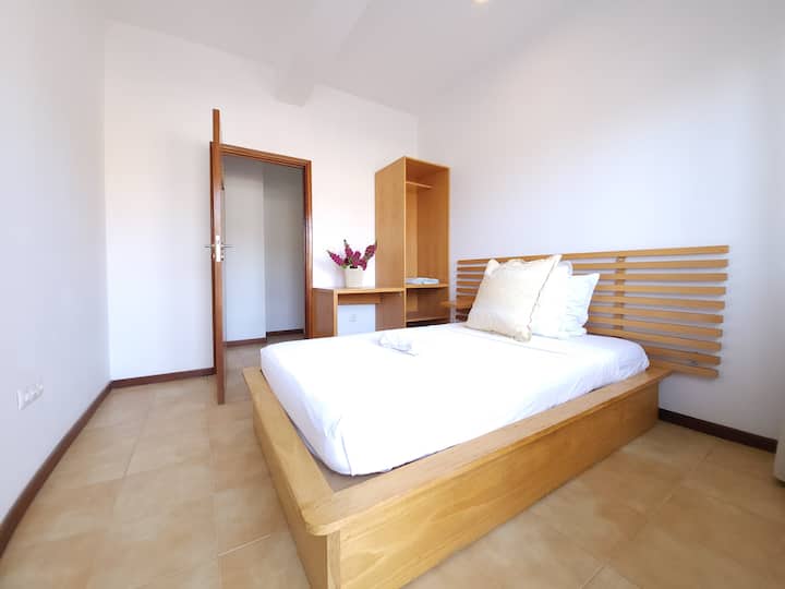 Txada Hostel - Single Room W/ Shared Bathroom - Praia