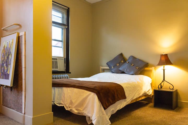 East Studio — Private Room In Mpls Arts Center - Minneapolis