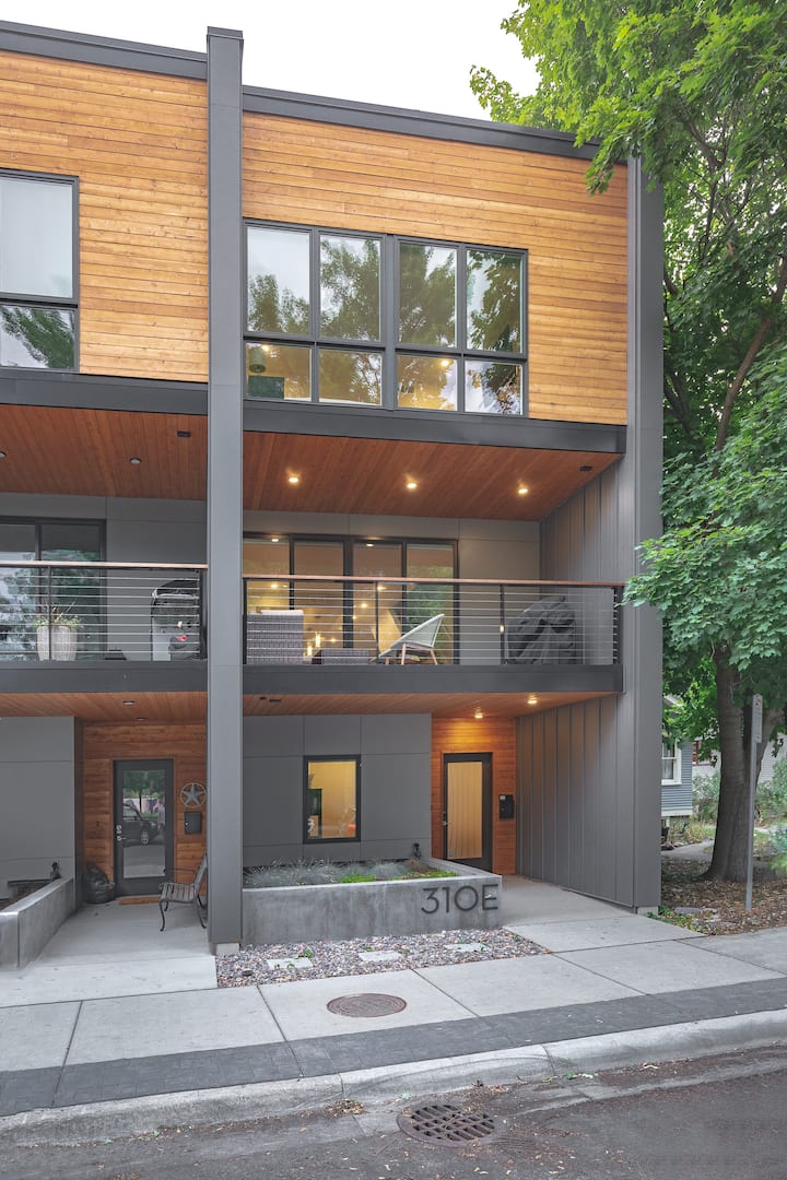 3b/3ba Townhome In The Heart Of Downtown W/garage - Missoula, MT