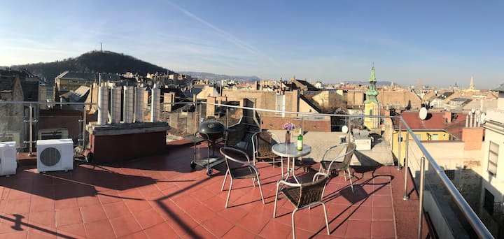Rooftop View Apartment - Budapest