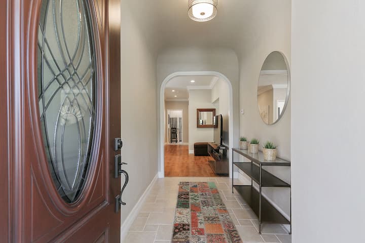 Three Bedroom Berkeley Oasis!walk To Bart! Parking - Berkeley, CA