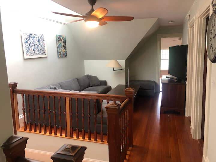 2 Bdrm Flat, 6min Boston College, 15min Boston Ctr - Newton, MA