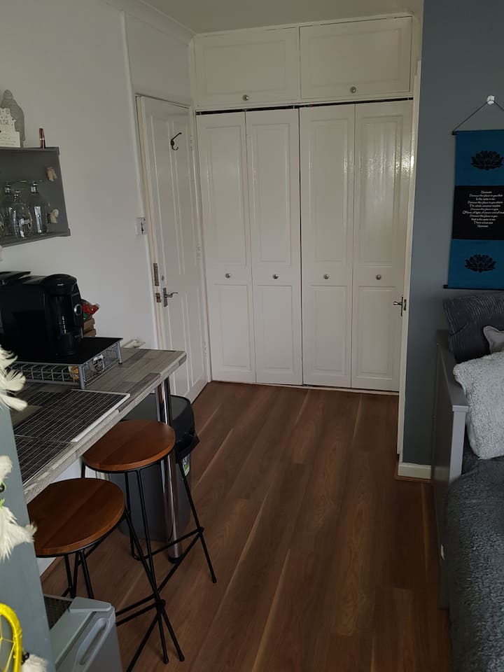 Comfortable Double Ensuite Room With Sky Tv - Perranporth