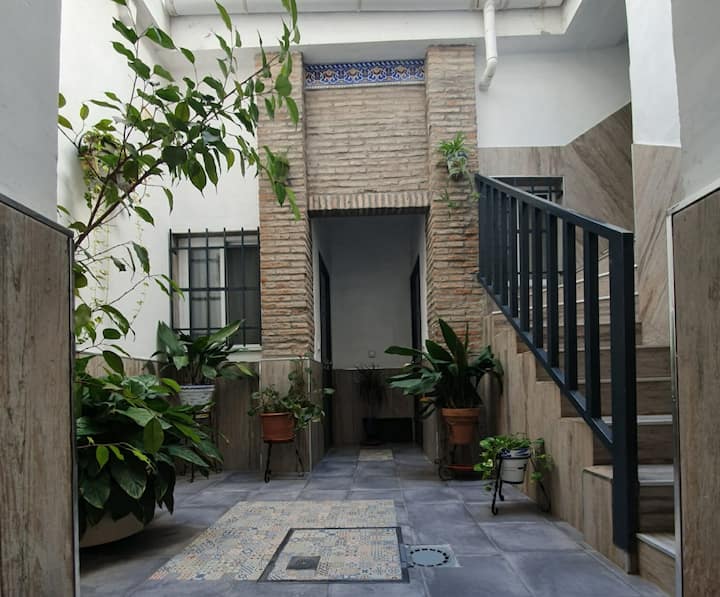 Apartamento En El Fontanal, Casa- Patio De Vecinos - 塞維利亞