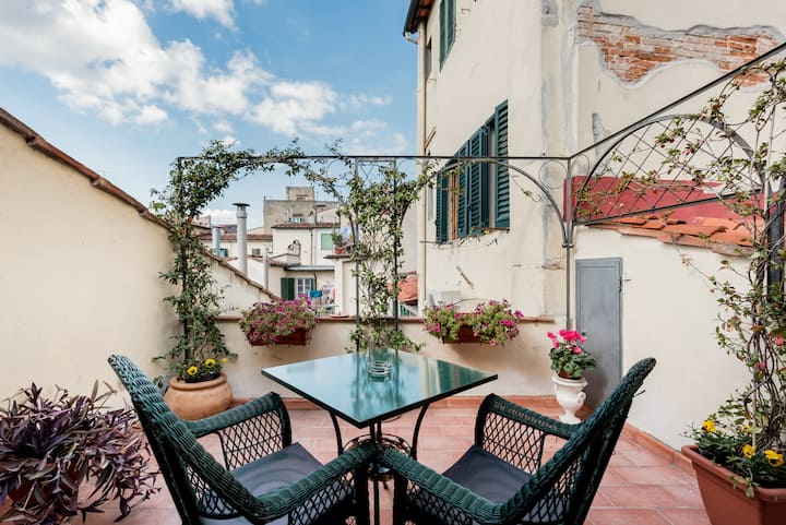 TERRASSE ROMANTIQUE AU CŒUR DE FLORENCE - Appartements à louer à ...