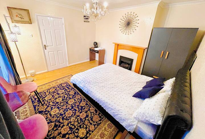 Spacious Room | Monthly Discounts | Solo Pro Haven - Farnham