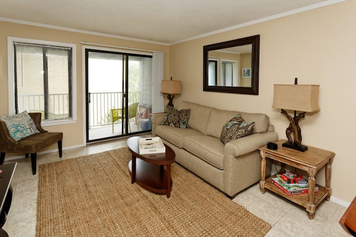 2br/2ba Beach Condo.  Walk To The Ocean! - Palmetto Dunes, SC