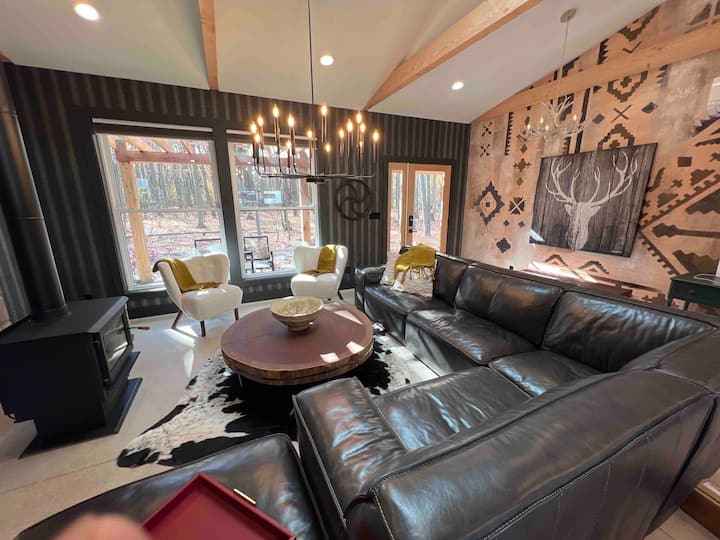 Luxe New Buffalo Lodge, Hot Tub, 12m Walk To Beach - New Buffalo, MI