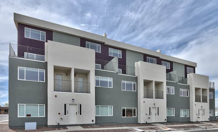 Nob Hill Townhouse 3br/3ba With Amazing Terrace - Albuquerque