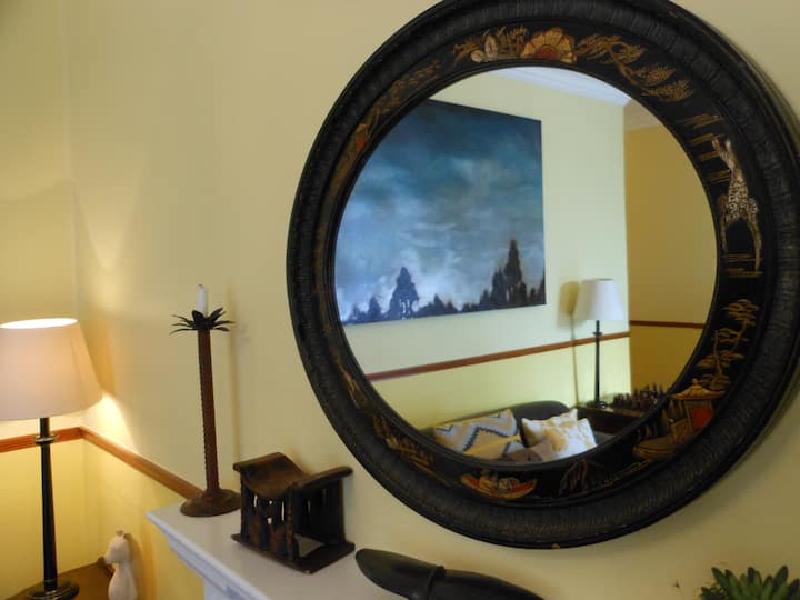 Tastefully Decorated Cottage In Vibey De Waterkant - Camps Bay