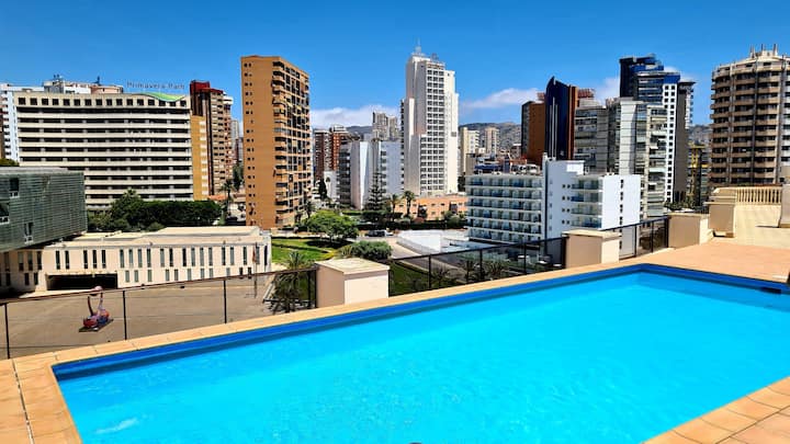 Amplio Apartamento En El Centro De Benidorm Con Piscina Y A 10 Min De La Playa - Benidorm