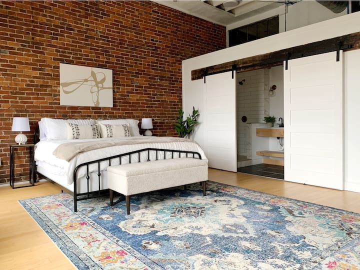 Historic Penthouse C-street Loft - Springfield, MO