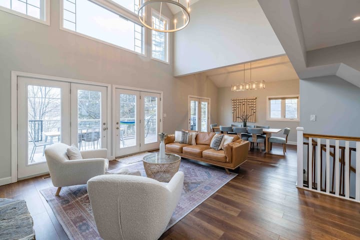 Waterfront All-season Luxury Cottage In Muskoka - Huntsville