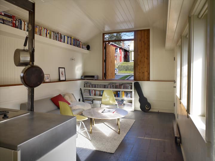 Beautiful Ballard Cottage - Seattle, WA