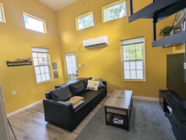 Tinybig Yellow Loft 1bath - Arlington, VA