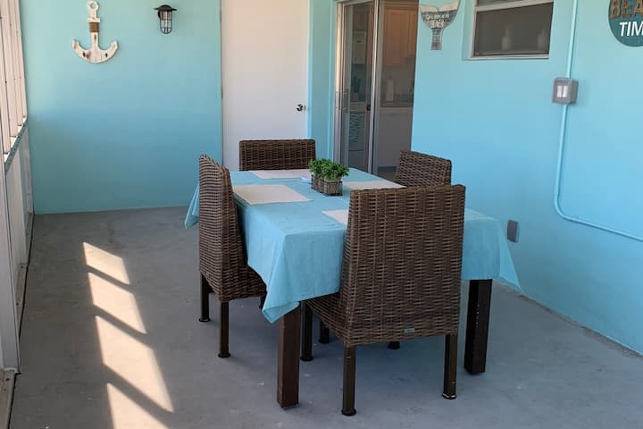 Tropical Way Getaway - Jensen Beach, FL