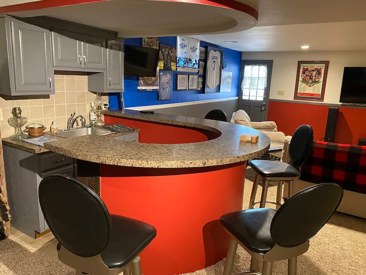 Complete Living Quarters Near Downtown Kansas City - Kansas City