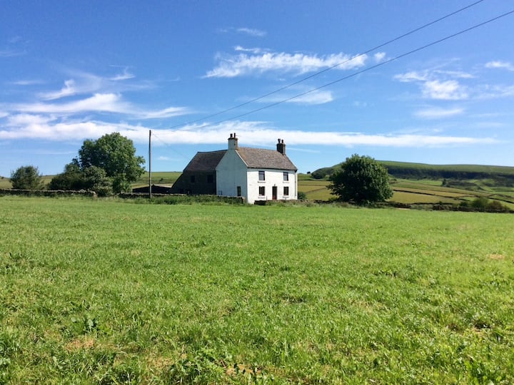 New Colshaw Farmhouse, Nr Buxton, Peak District - Longnor