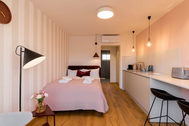 Stylish Petit - La Villa Ljubljana - Ljubljana