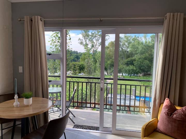 Pont De Val Apartment Overlooking The Vaal River - Vanderbijlpark