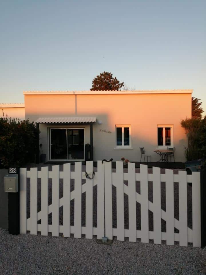 Lésaro : Petite Maison De Plage Barnevillaise - Portbail