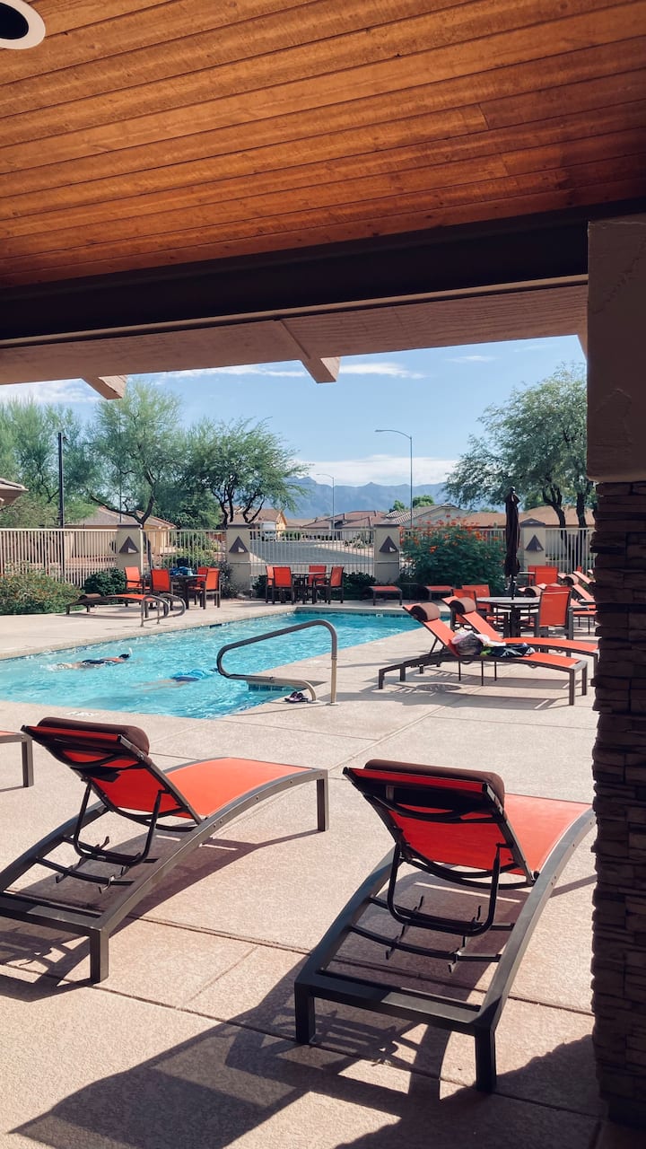 55+ Resort Living!  Beautiful 2 Br / 2 Bath Condo - Apache Junction