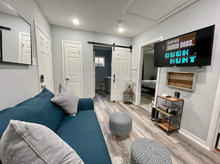 Tiny Green Serene Adventure - 2bdrm Guest Home #B - Houston, TX