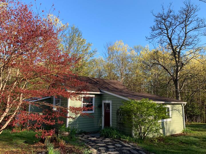 The Green Getaway: A Creekside Kingston Bungalow - Dutchess County, NY