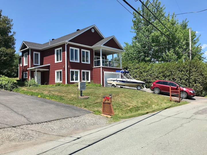 Chalet Avec Vue Sur Le Lac - Magog