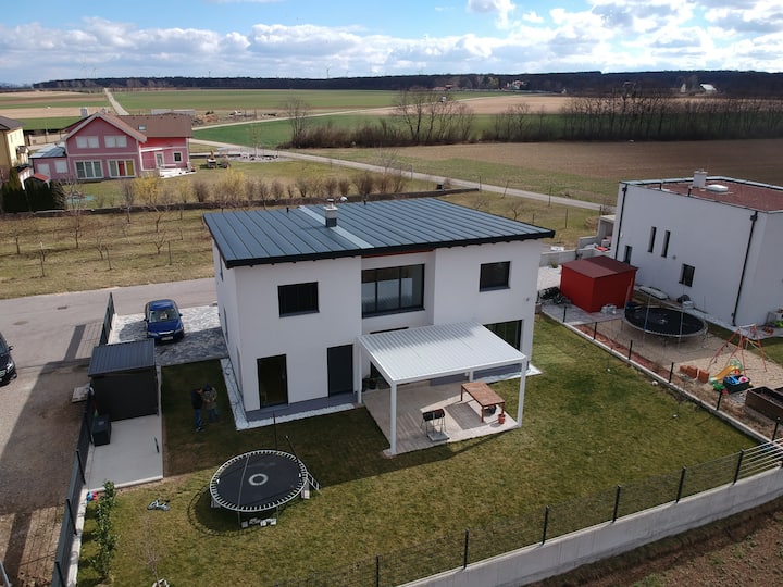 Villa Villageside - Vienna Schwechat Airport (VIE)