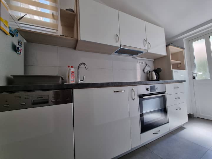 Sweet Apartment In Zadar + Flat Internet - 두기오토크섬