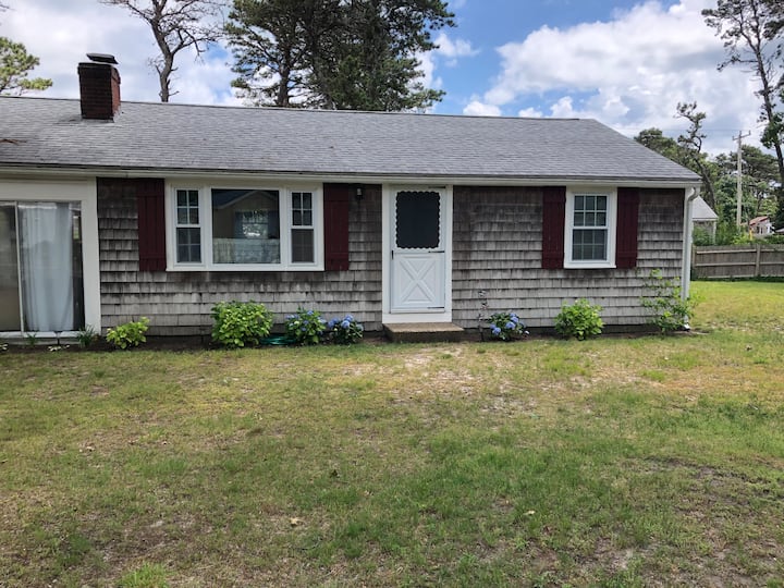 Quintessential Cape Cod Cottage - Dennis, MA