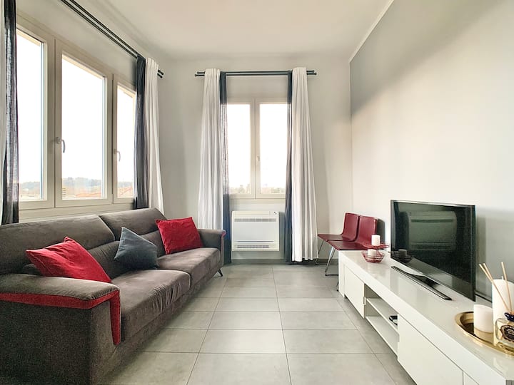 Sunlit Flat Next To The City Perfect Urban Getaway - Florens