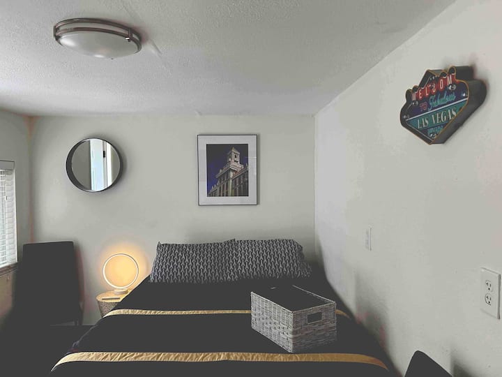 4ppl/top Location/parking/10min Airport - South Miami, FL