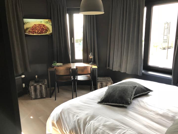 Private Room Meat/parking/barbecue Restaurant - Deerlijk