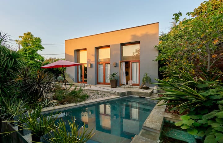 Franklin Hills Poolhouse - Los Angeles, CA