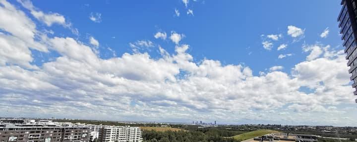 Spacious & High Floor 2br With Sweeping Park View - Parramatta