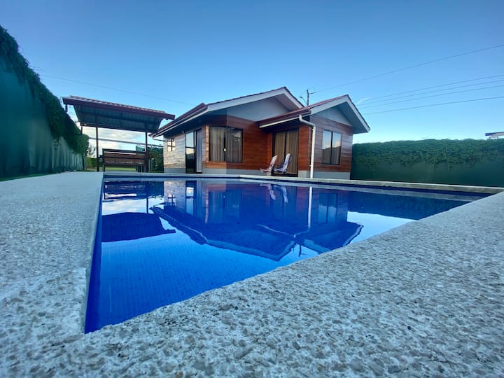 Sunset House - Villa & Private Pool - La Fortuna