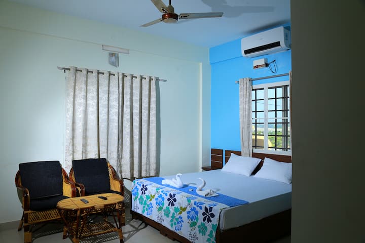 Spacious Private Room Near Backwater - Aleppey