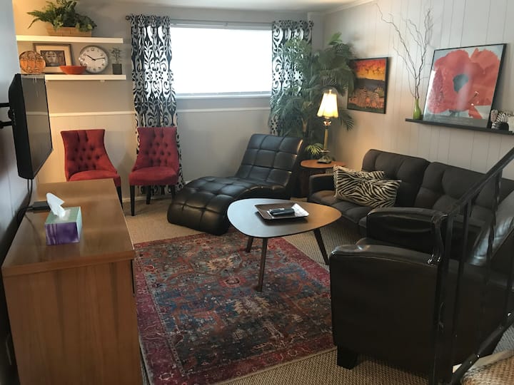West Side Private Ann Arbor 2 Bedroom Suite - Ann Arbor, MI