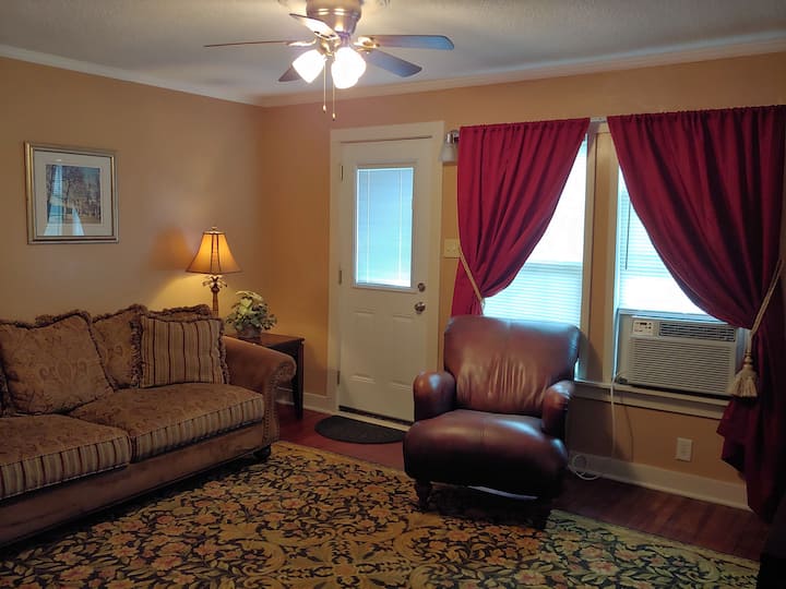 Furnished 1st Floor Apartment In Quiet, Safe Area - Lake Charles, LA
