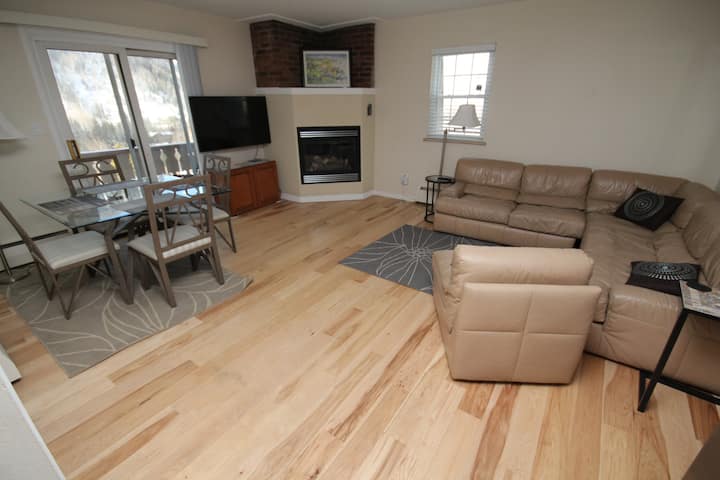 ❄️Cozy East Vail Condo Along Bus Route! Stl003340 - Vail, CO